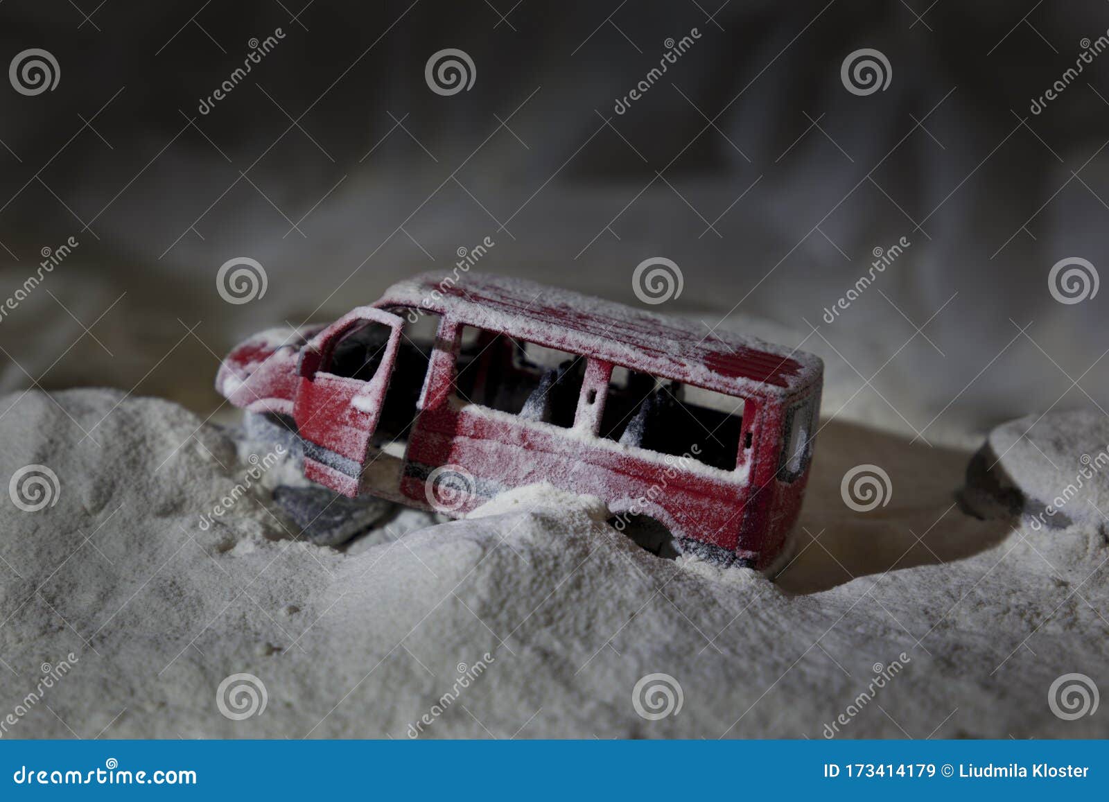 Old Rusty Car without Wheels in Deep Snow Stock Image - Image of wheels ...