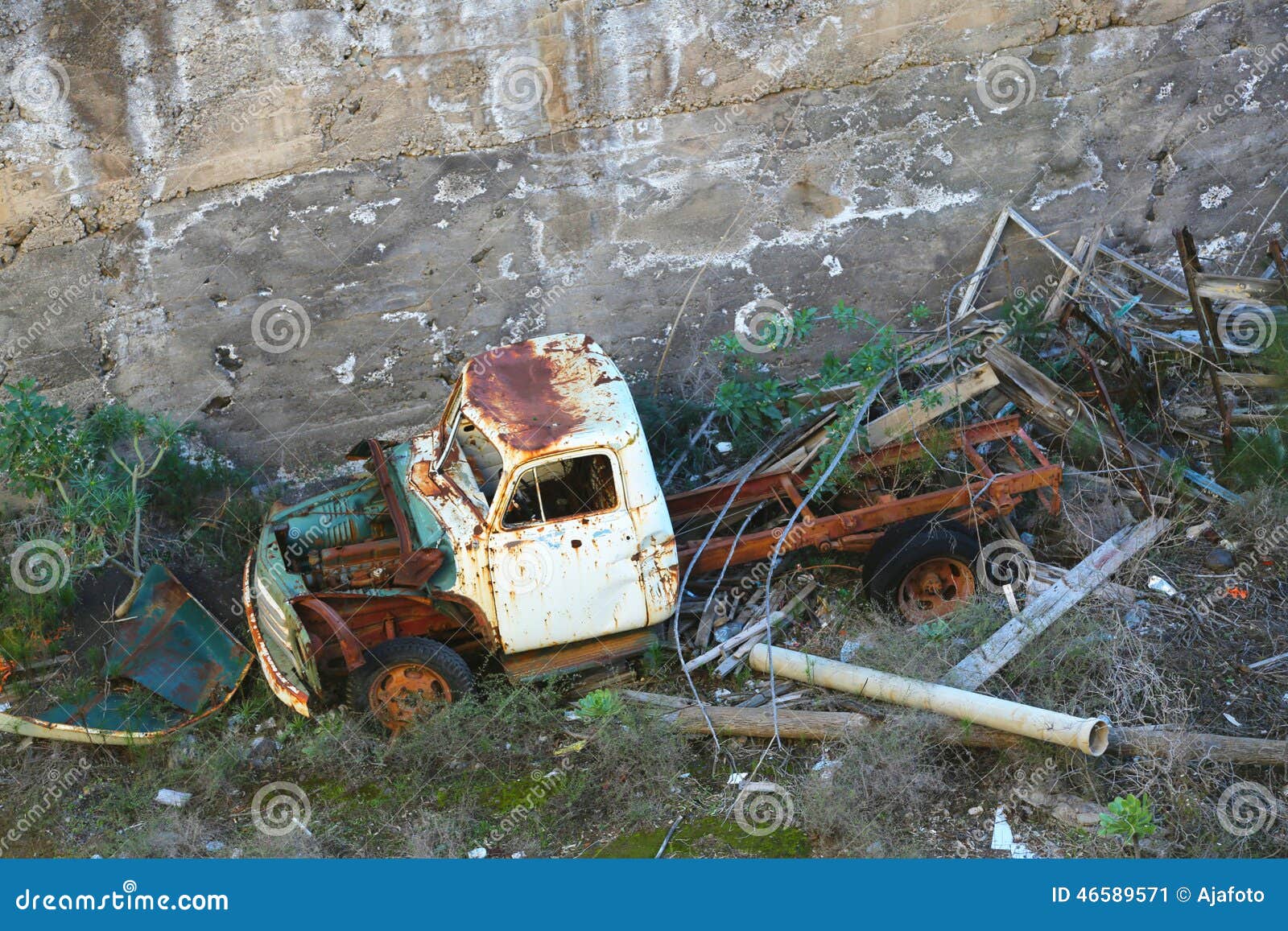 Old and rusty car wreck stock image. Image of environment - 46589571