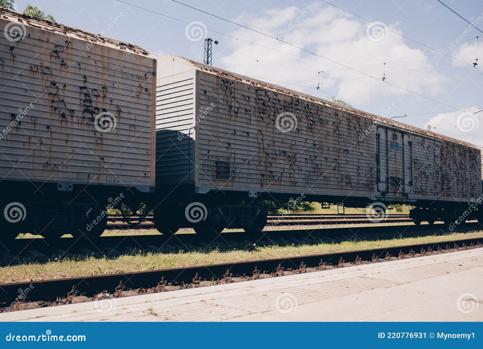 Old Rusty Carriage Train at Station Stock Image - Image of railway ...