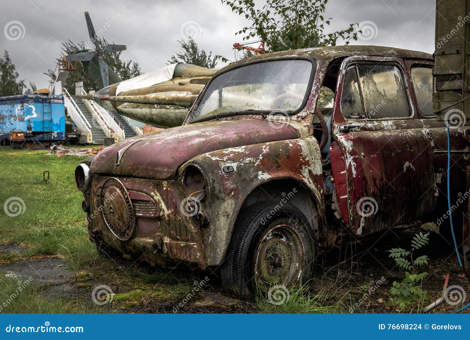 Old Rusty Crashed and Abandoned Car Stock Photo - Image of headlight ...