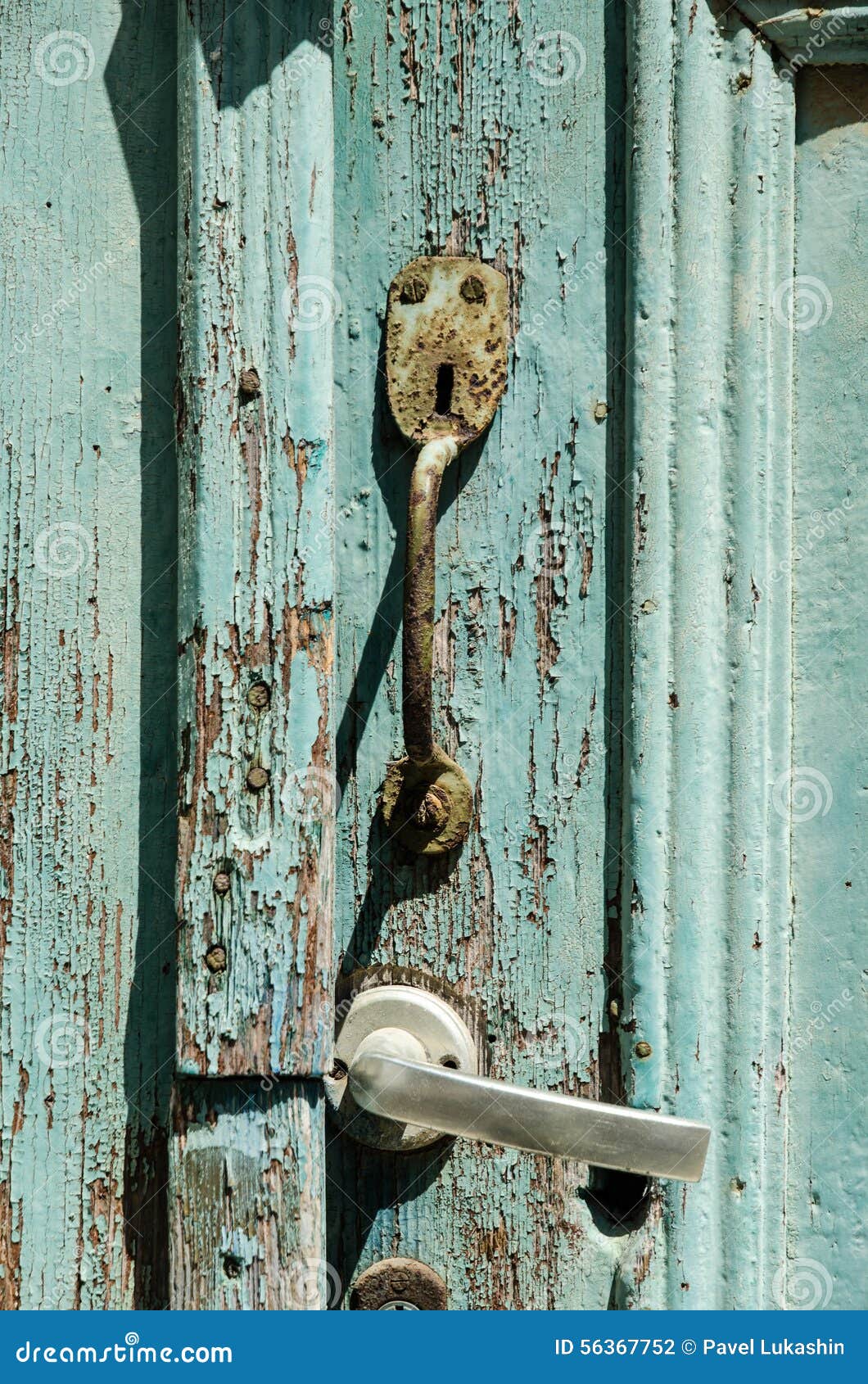 Old rusty door handle stock photo. Image of green, object - 56367752