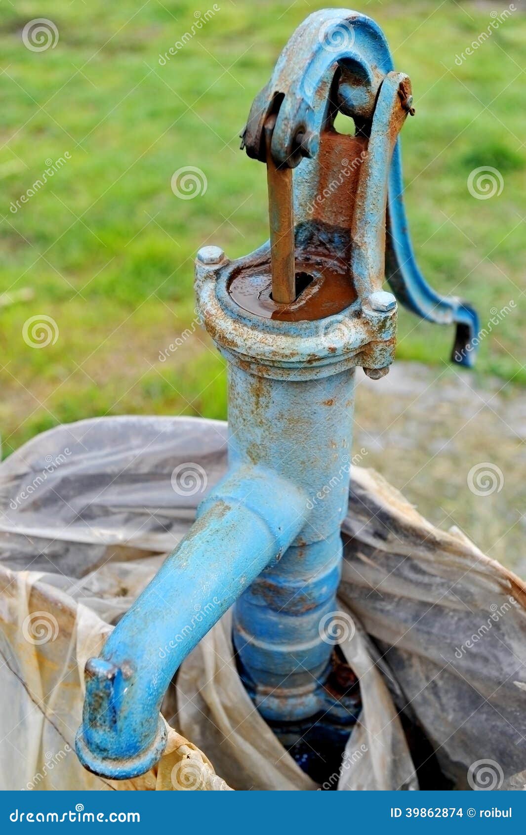 Old and Rusty Hand Water Pump Stock Photo - Image of retro, handle ...