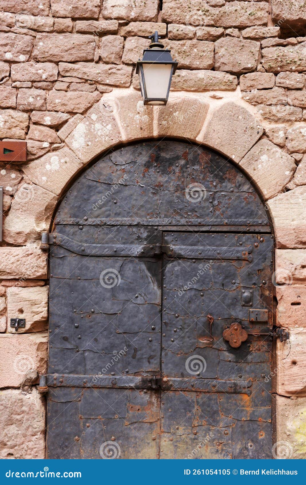 Old Iron Door of the Medieval Castle Stock Image - Image of entry ...