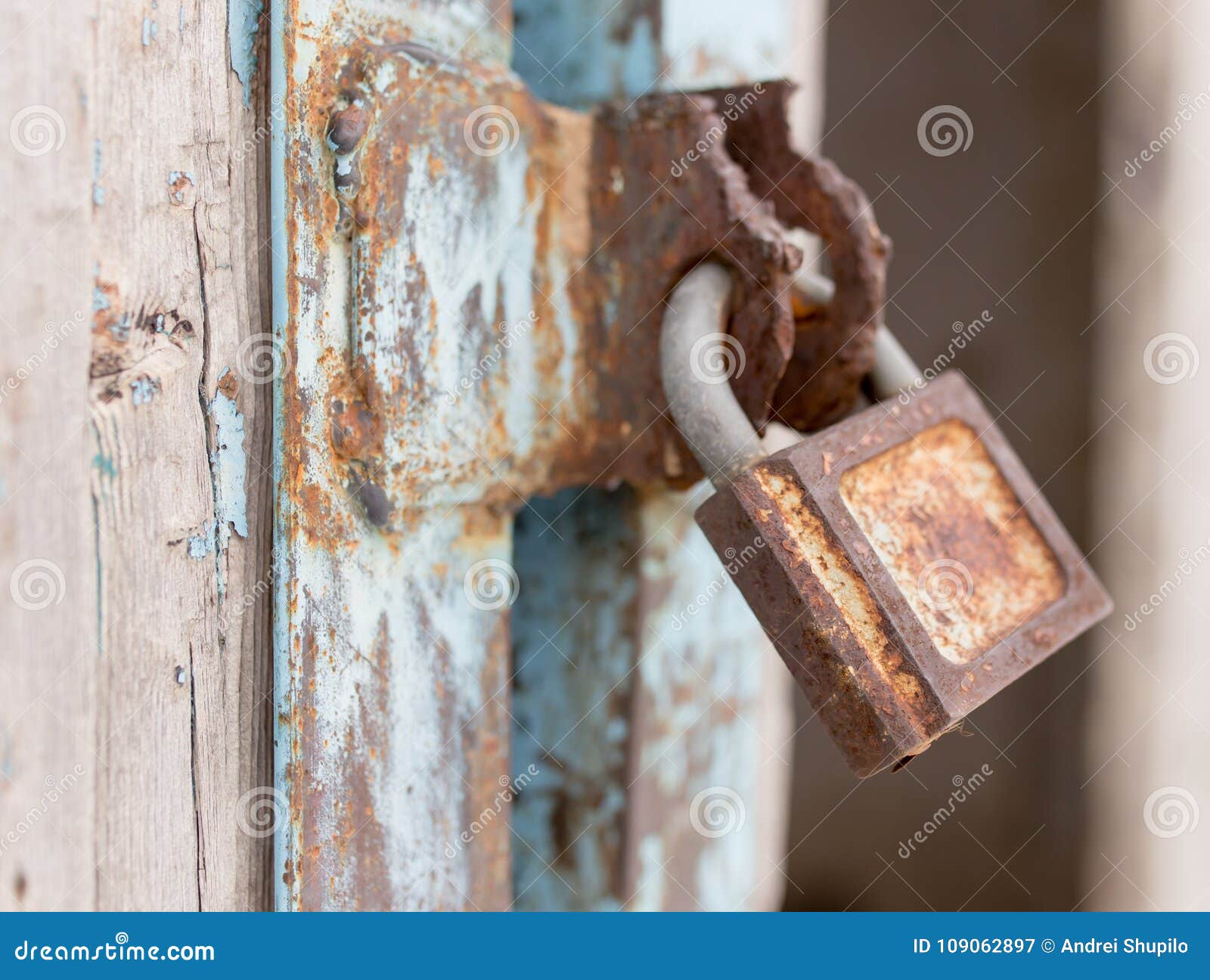 Old rusty lock on the door stock image. Image of texture - 109062897