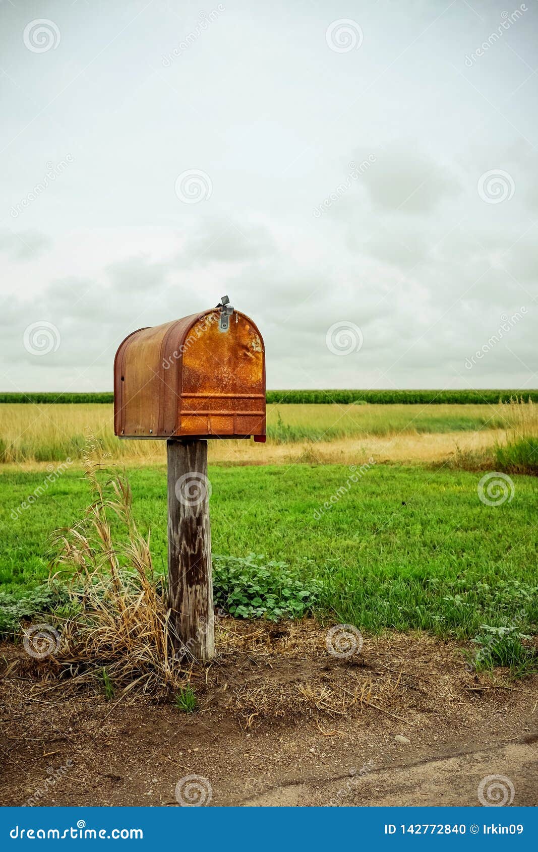 An Old Rusty Mailbox in a Field. Stock Photo - Image of rusty ...
