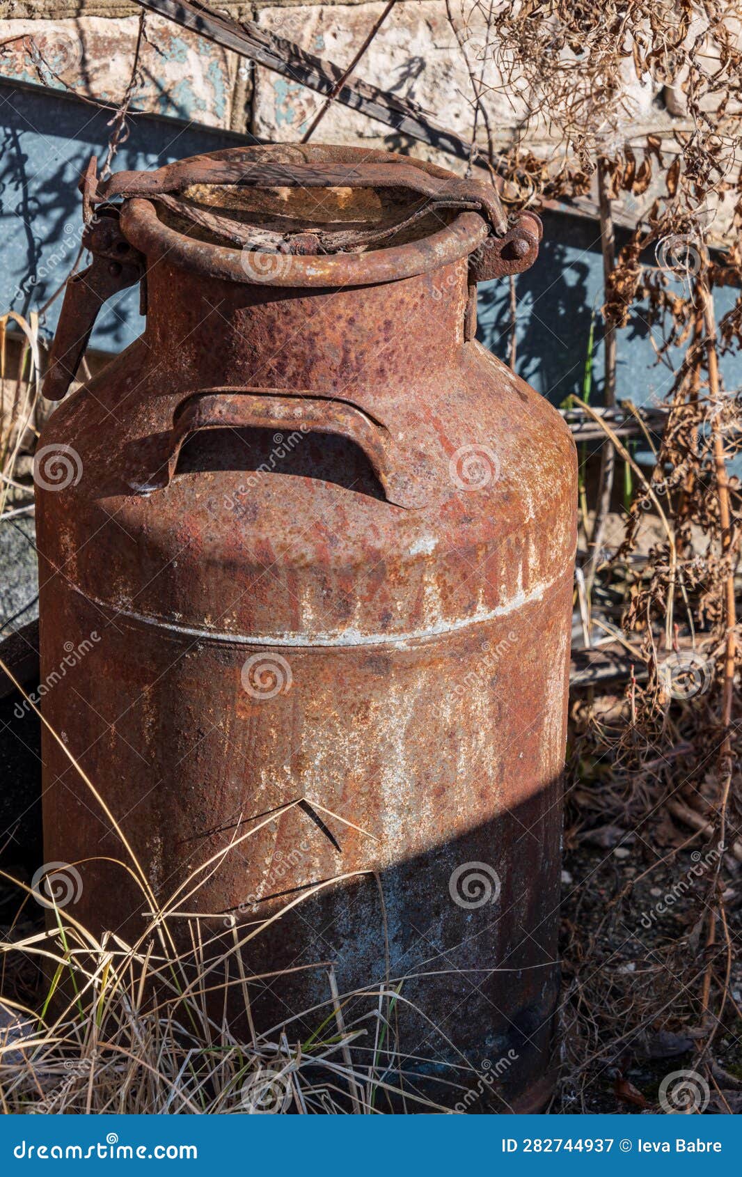 Old Rusty Metal Milk Jug, Rusty Jug Stock Image - Image of brown, rusty ...
