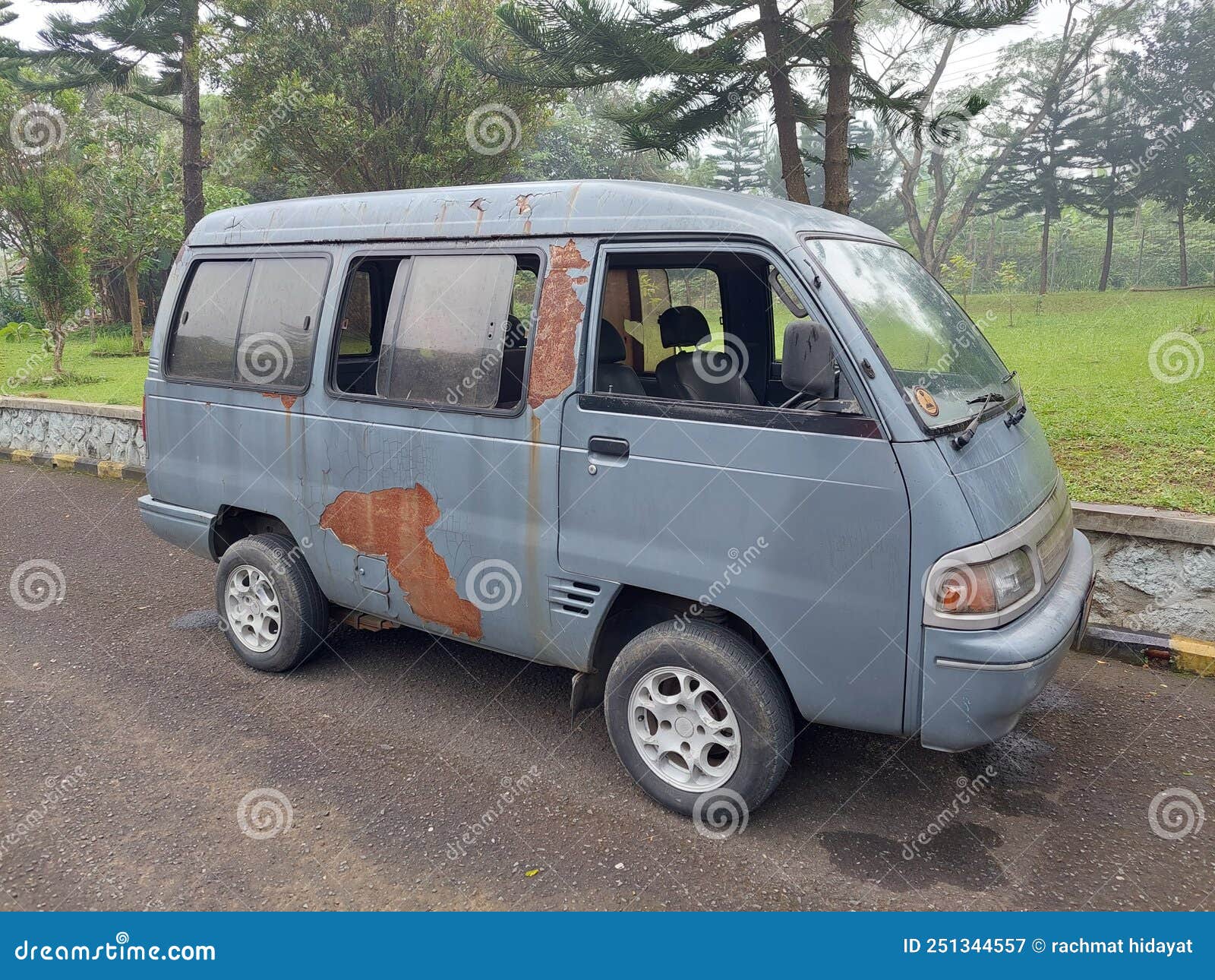 An old rusty minibus stock image. Image of minibus, rusty - 251344557