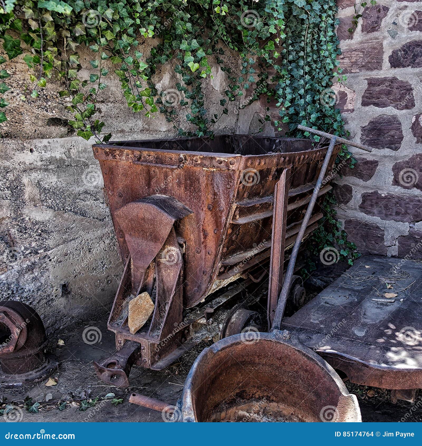 Old rusty mining cart stock photo. Image of cart, machine - 85174764