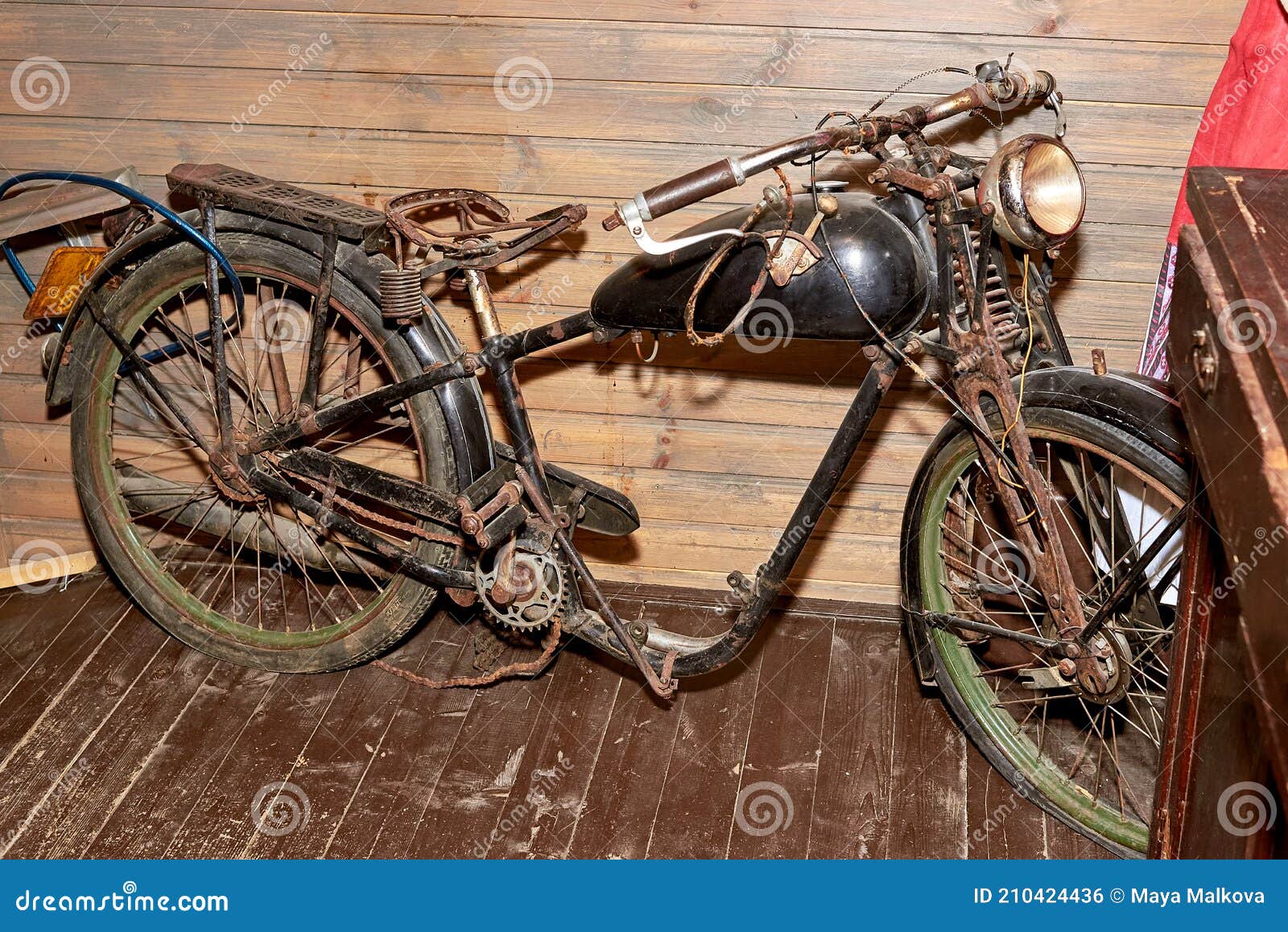 Old Rusty Moped. Old-fashioned Transport Editorial Photo - Image of ...