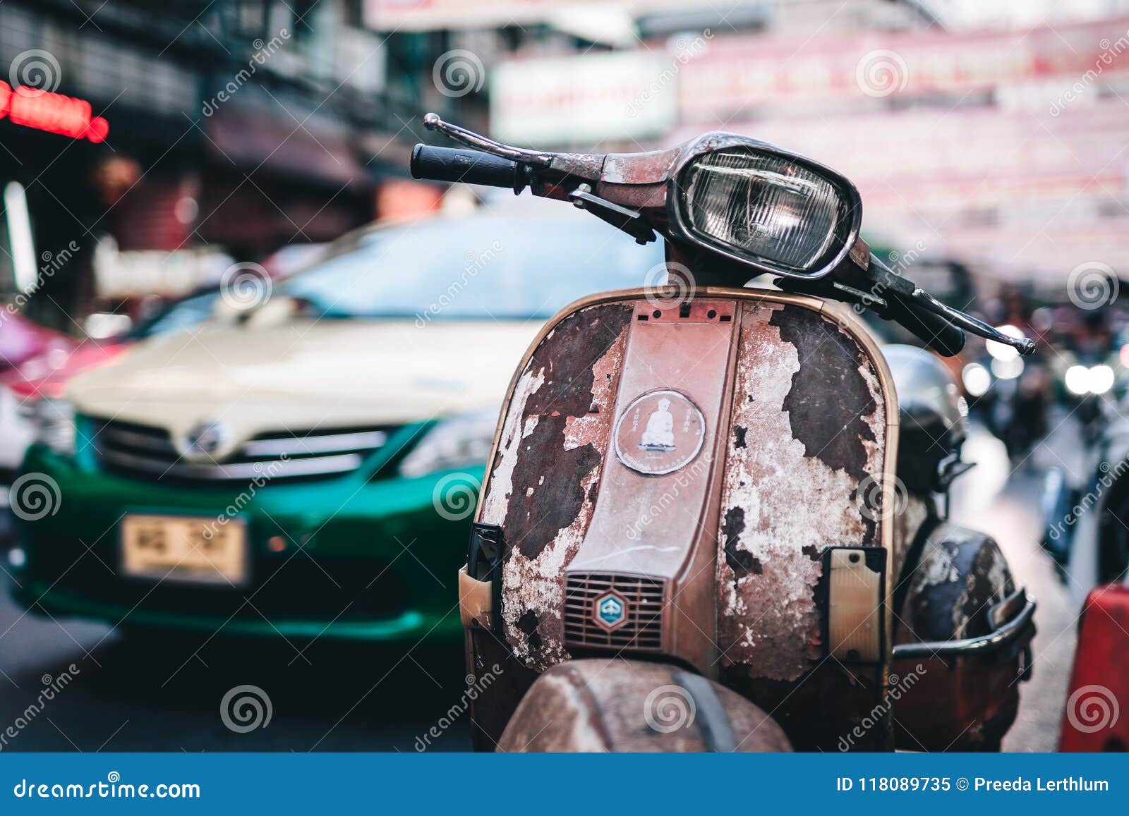 Old rusty motorcycle editorial image. Image of bike - 118089735