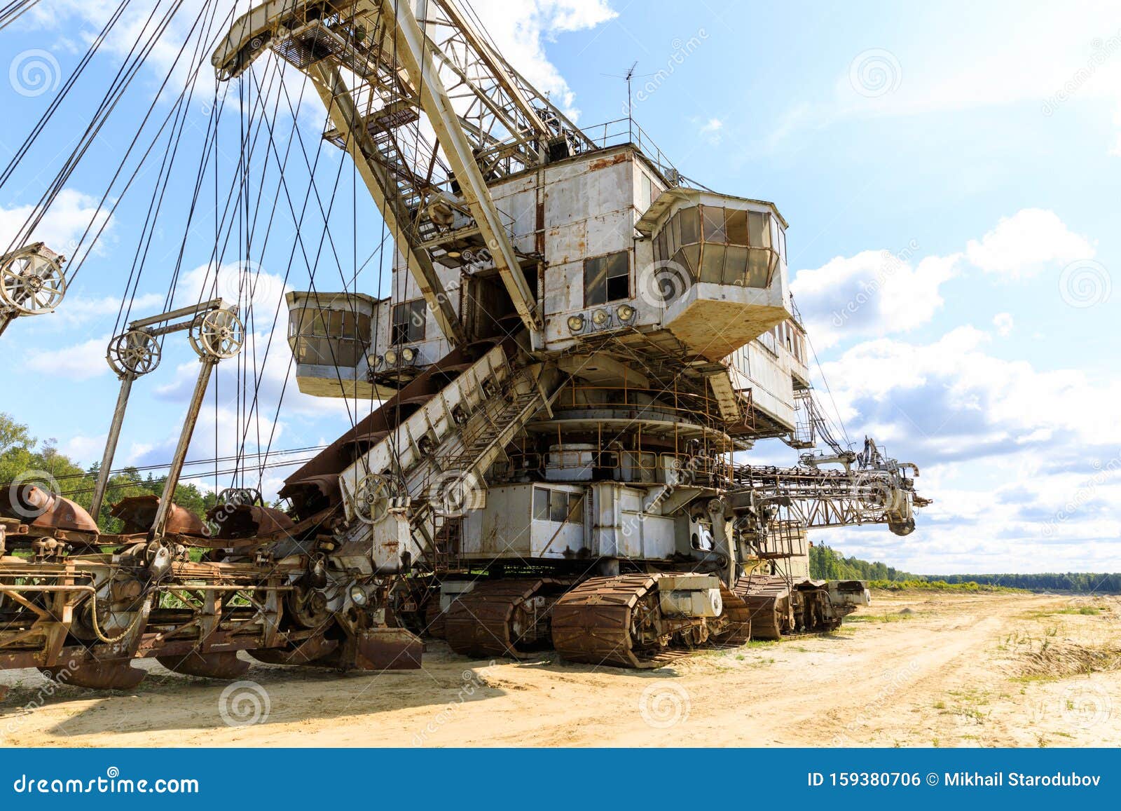 Old Rusty Multi Bucket Excavator, Giant Stacker, Absetzer in Sandy ...