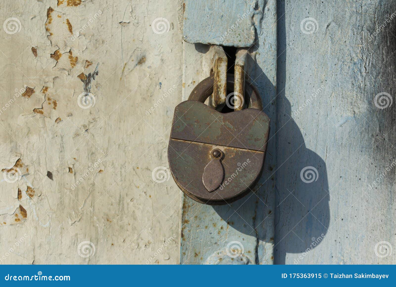 Old Rusty Padlock close up stock image. Image of house - 175363915