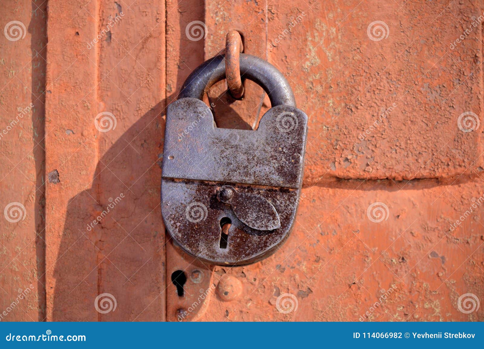 Old rusty padlock stock photo. Image of grunge, rust - 114066982