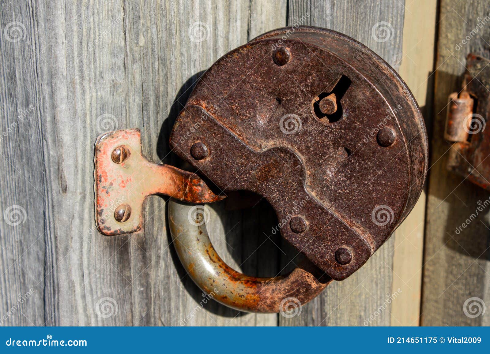 Old Rusty Padlock on a Wooden Door Stock Image - Image of entrance ...