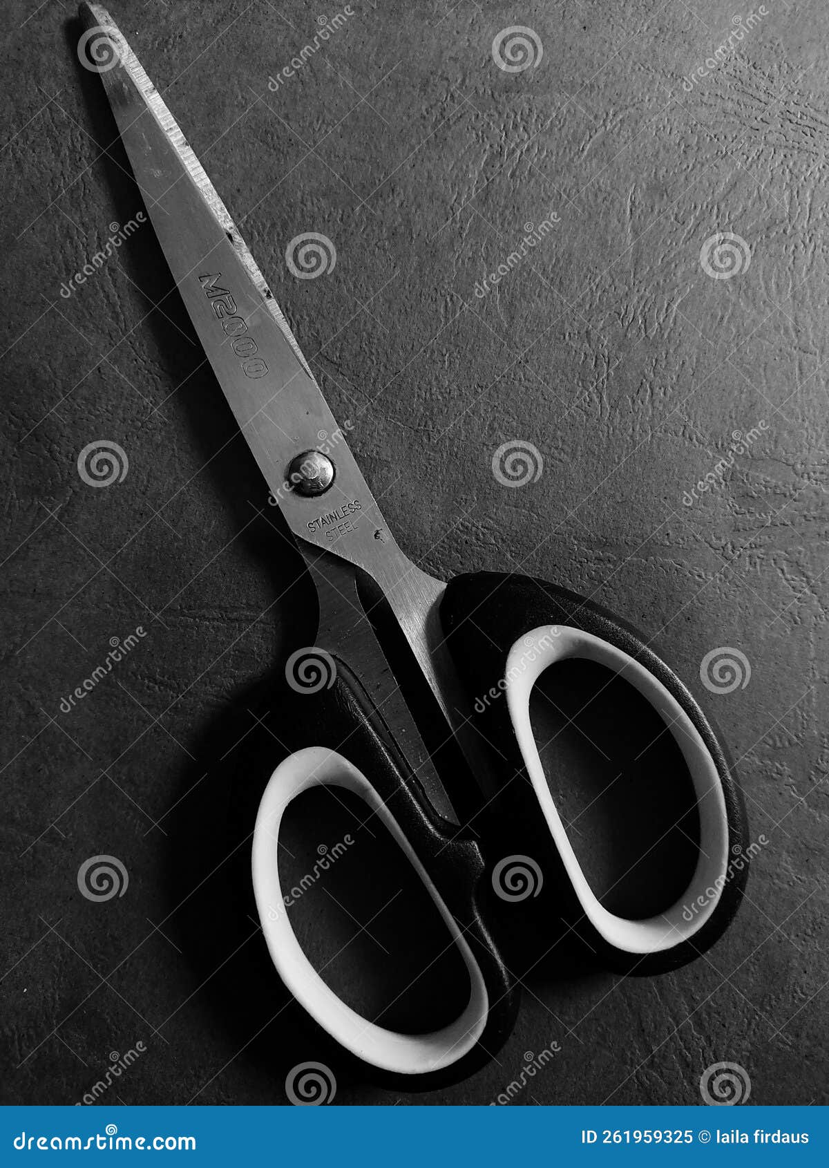 Rusty scissors editorial image. Image of white, monochrome - 261959325