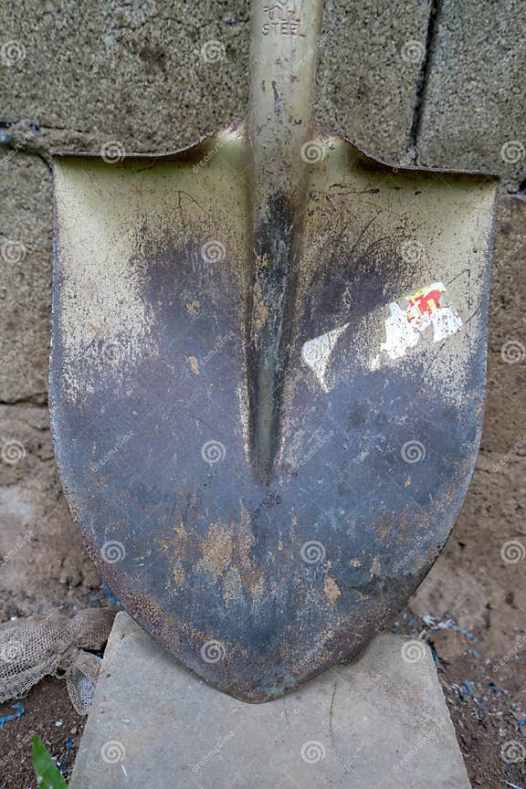 Old rusty shovel stock photo. Image of grave, garden - 123730850