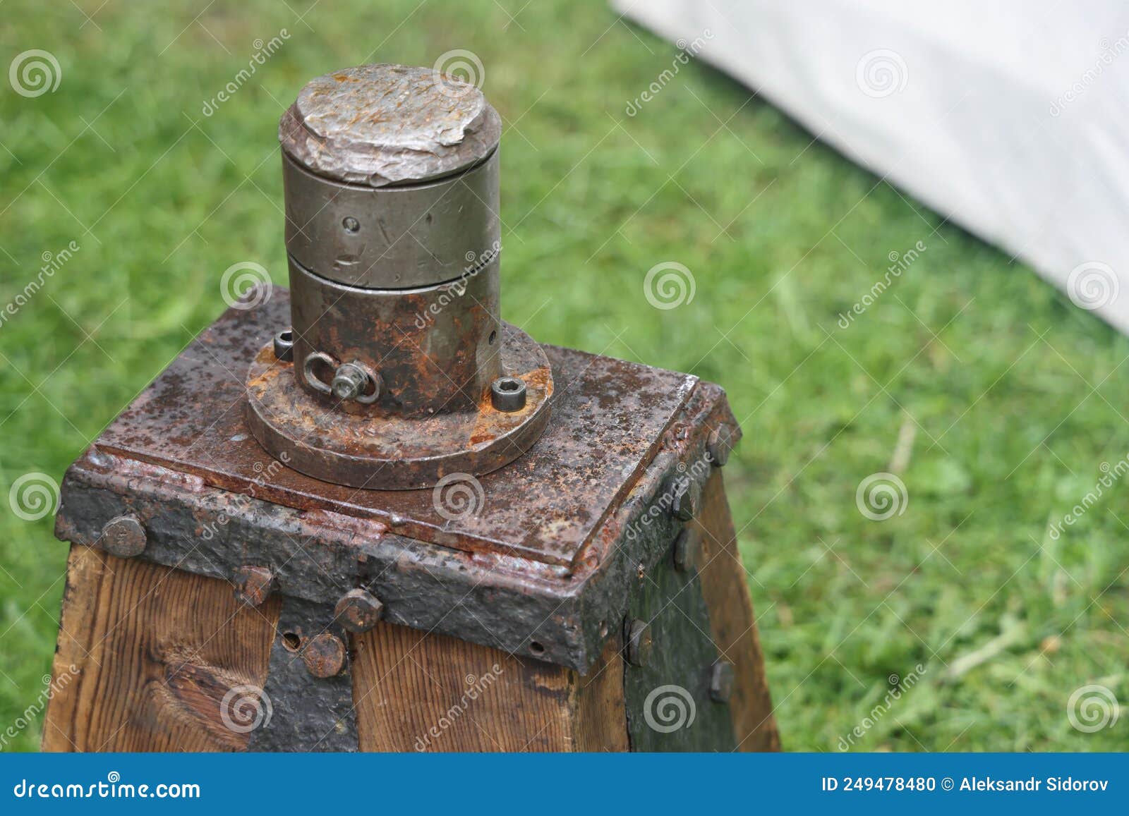 Old Rusty Solid Anvil. Portable Anvil, Camping or Field Anvil ...