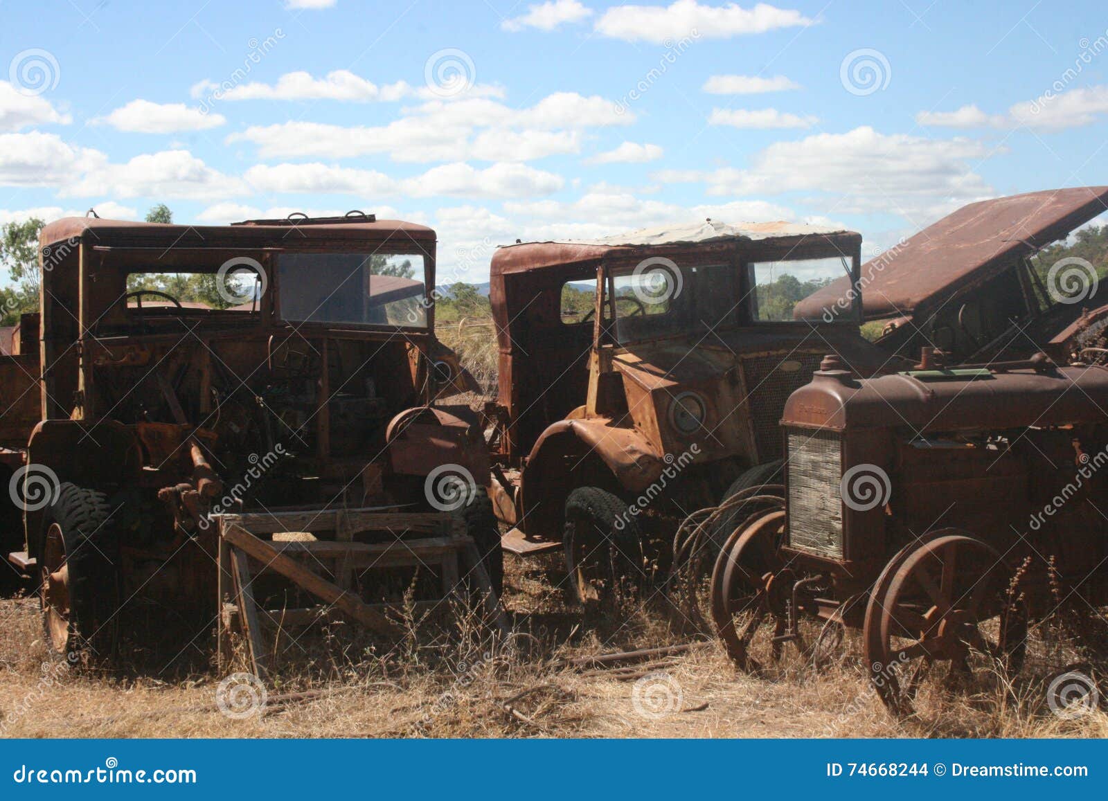 Old rusty vintage trucks editorial stock image. Image of feld - 74668244