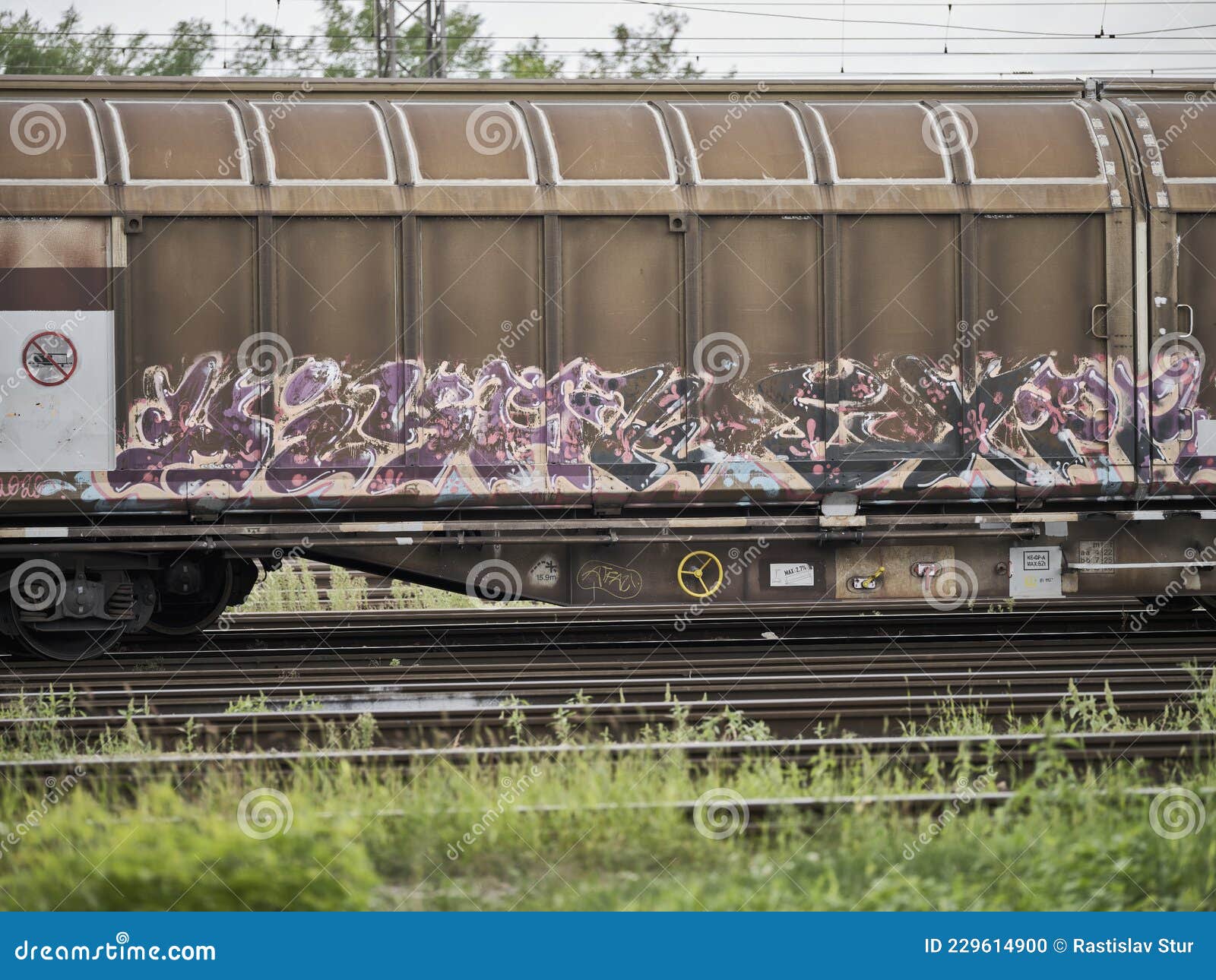 Old rusty wagon editorial image. Image of history, depot - 229614900