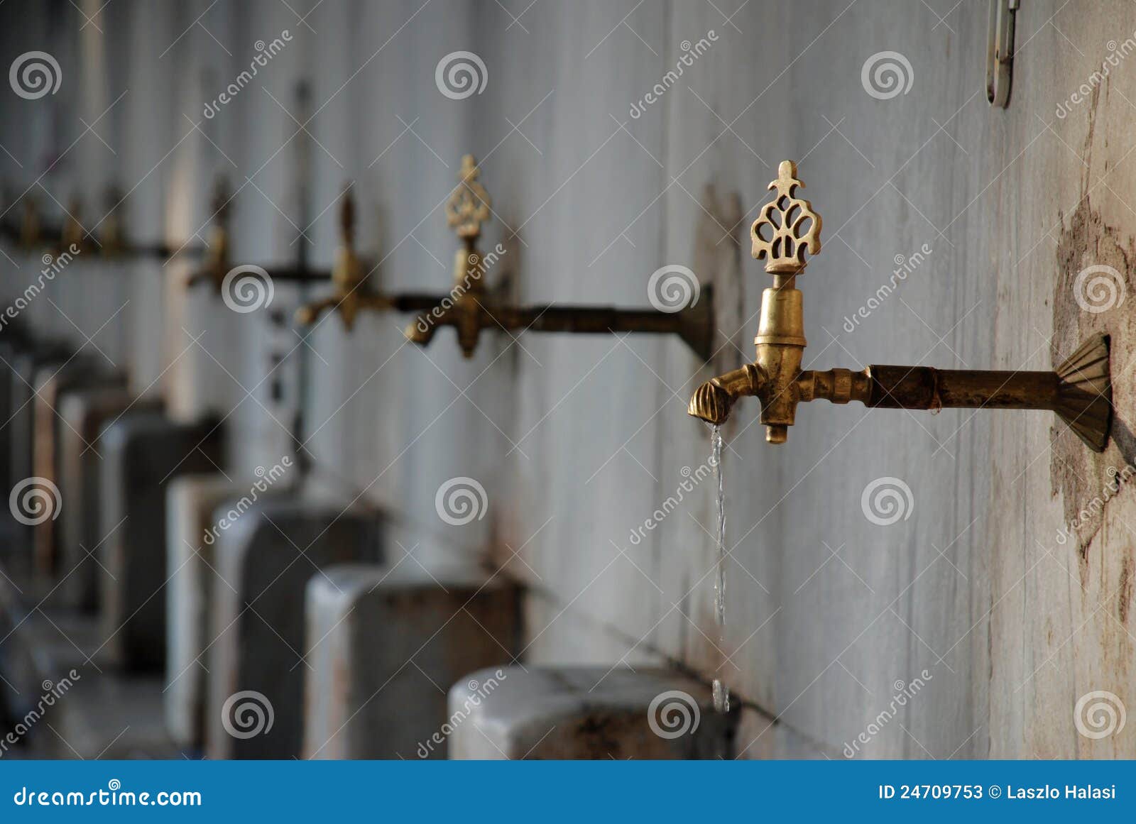 Old Rusty Water Tap Dripping Stock Image - Image of metal, drink: 24709753