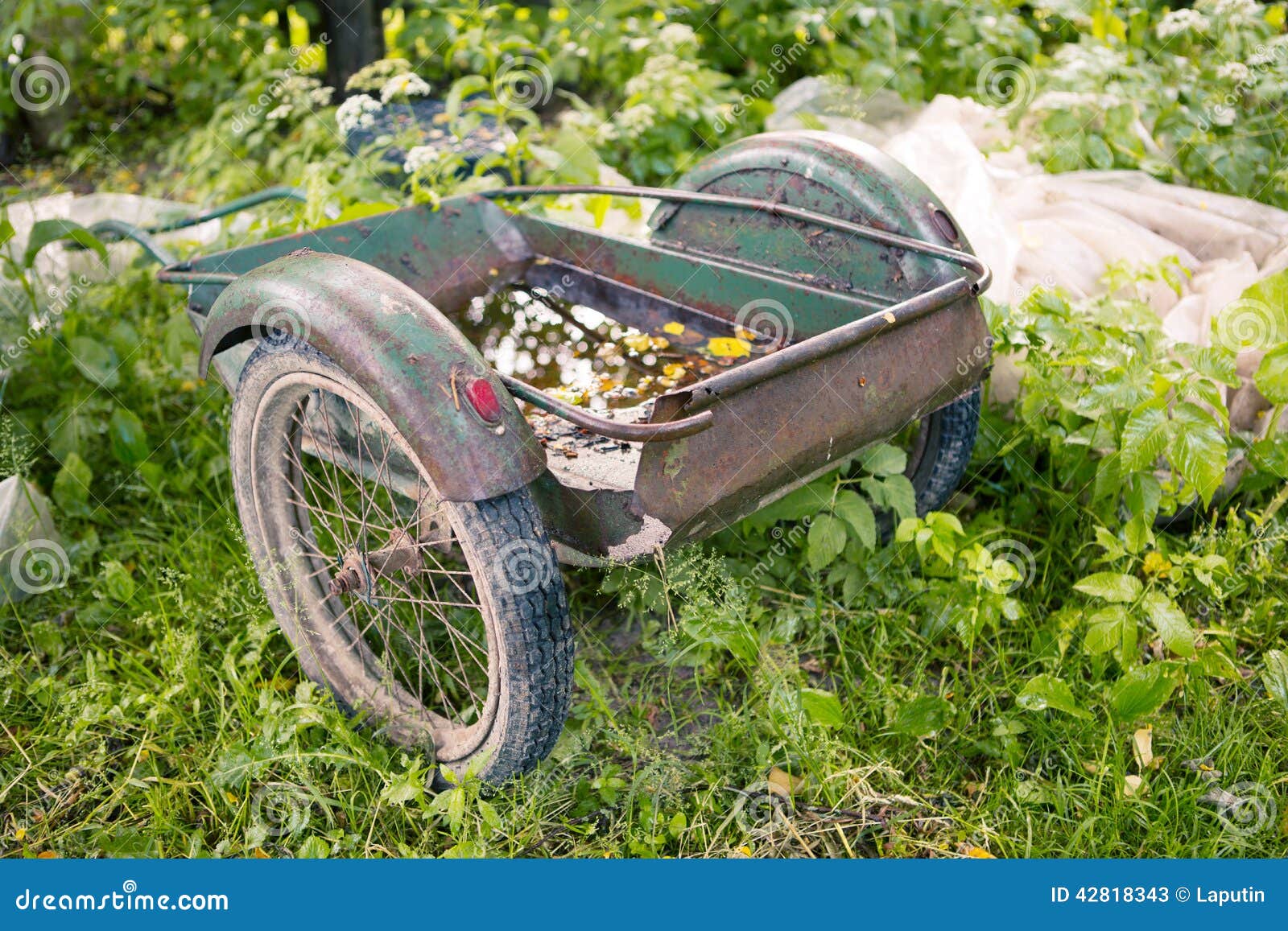 Old Rusty Wheelbarrow stock image. Image of action, equipment - 42818343