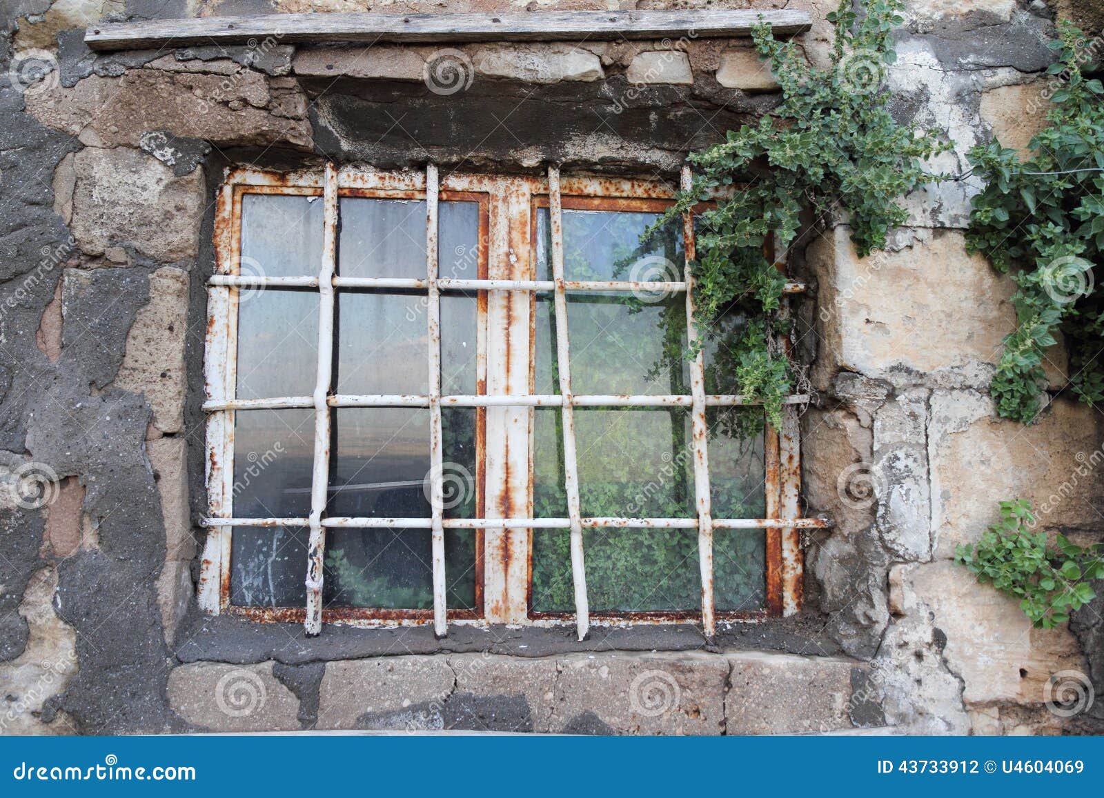 562 Old Rusty Window Reflection Stock Photos - Free & Royalty-Free ...