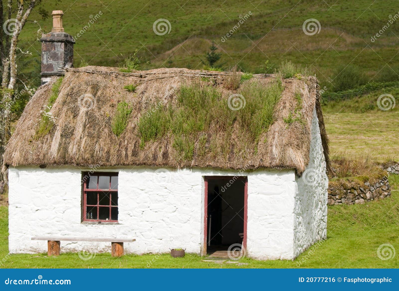 An Old Scottish Crofters Cottage Stock Photo - Image of desolate ...