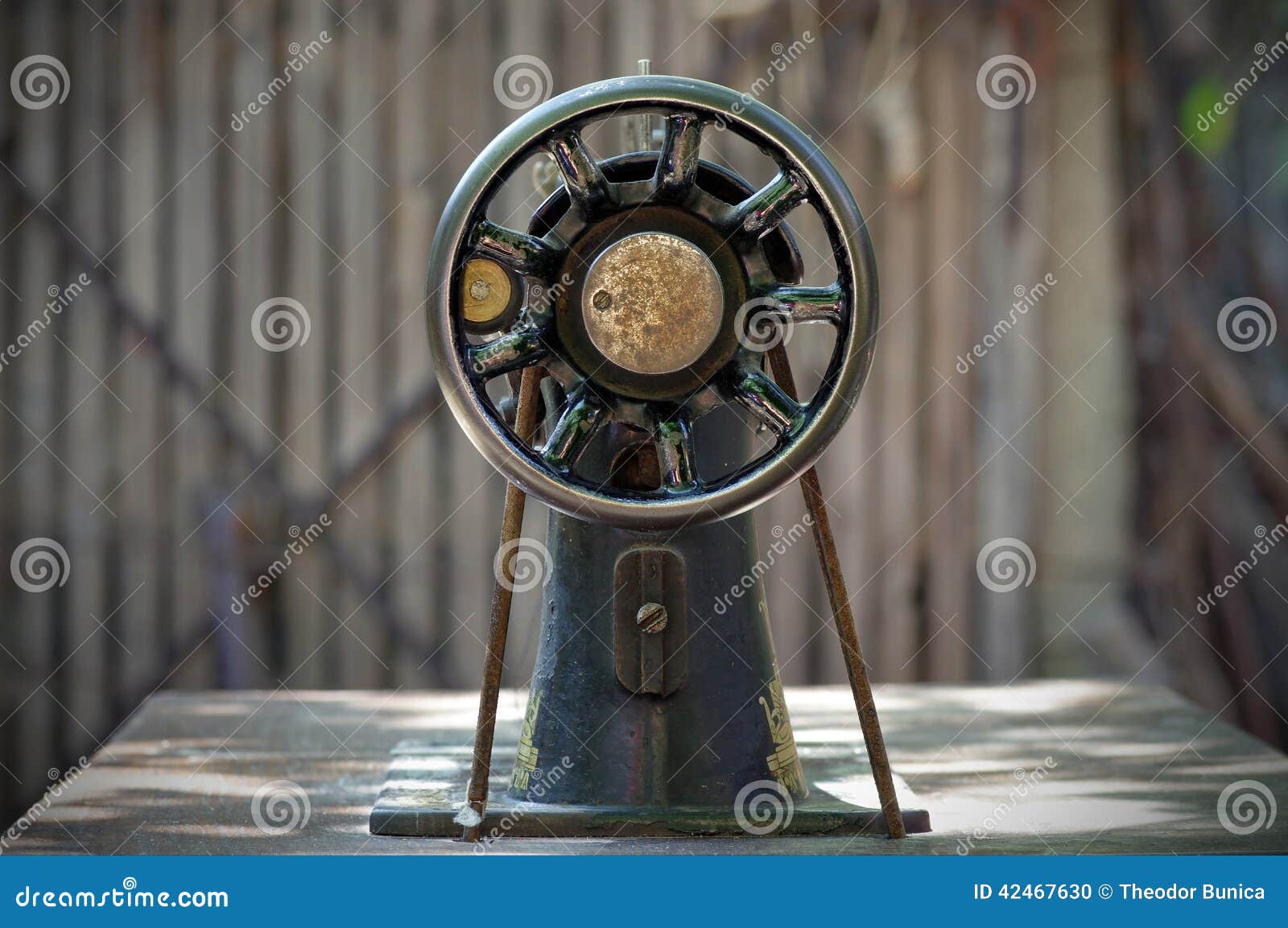 700 Sewing Machine Side View Stock Photos - Free & Royalty-Free Stock ...