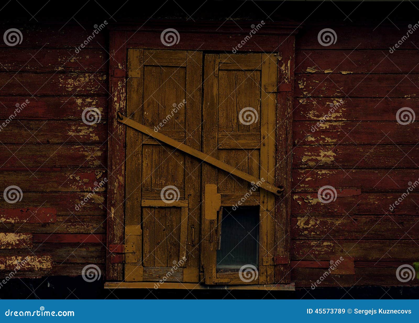 Wood Closed Sign Board On Stetroscope Stock Photography | CartoonDealer ...