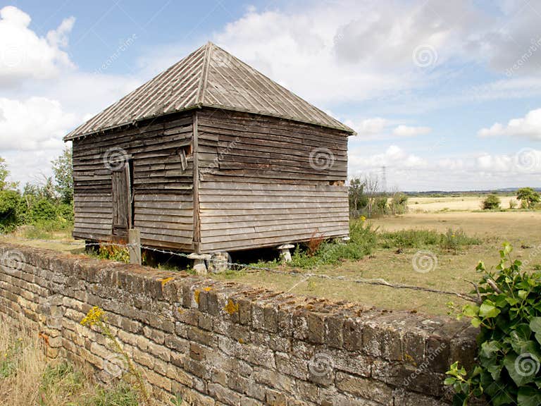Old Shack stock image. Image of rustic, nature, roof - 32754109