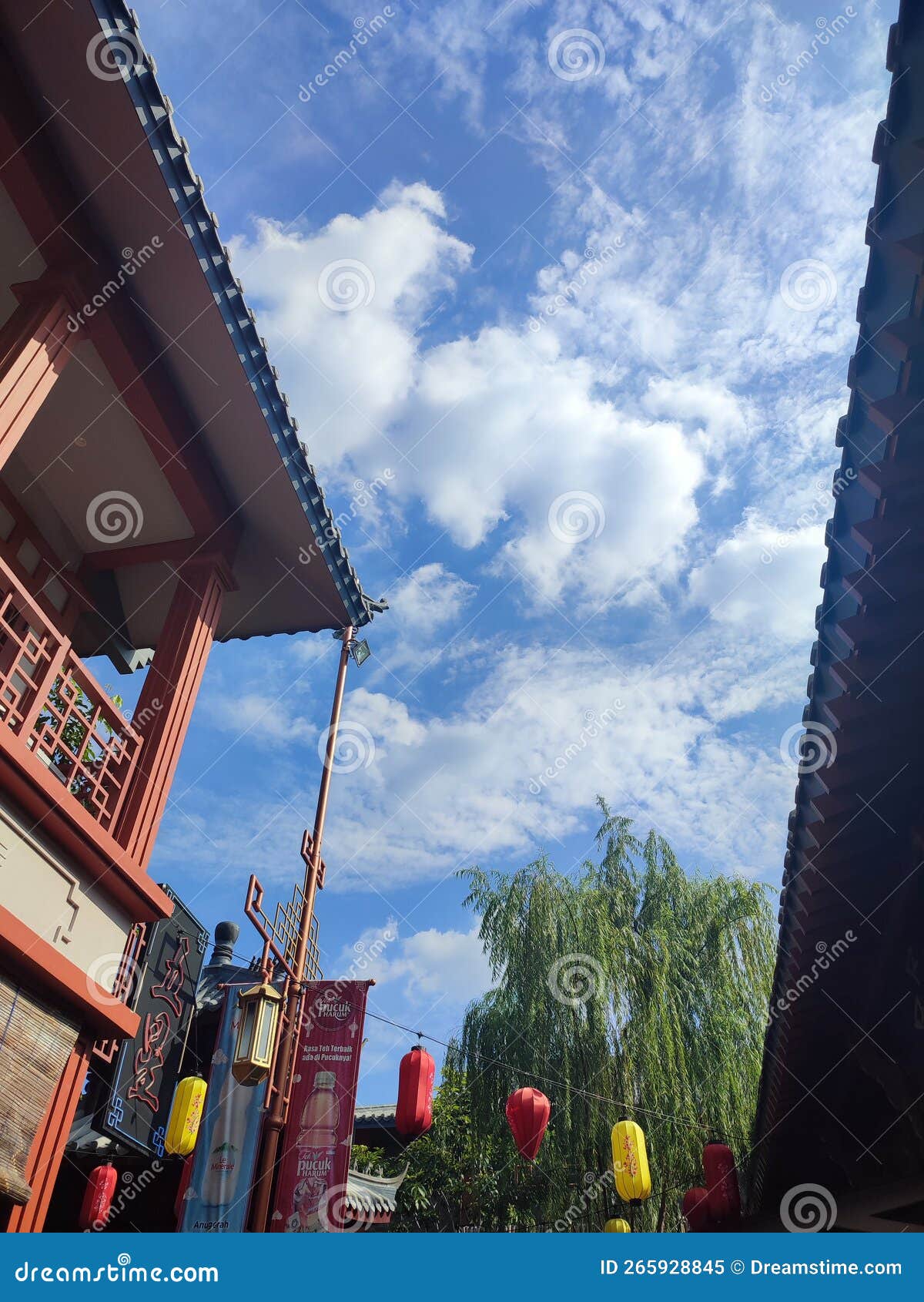 Old Shanghai Old Chinatown Chinese Building Editorial Image - Image of ...