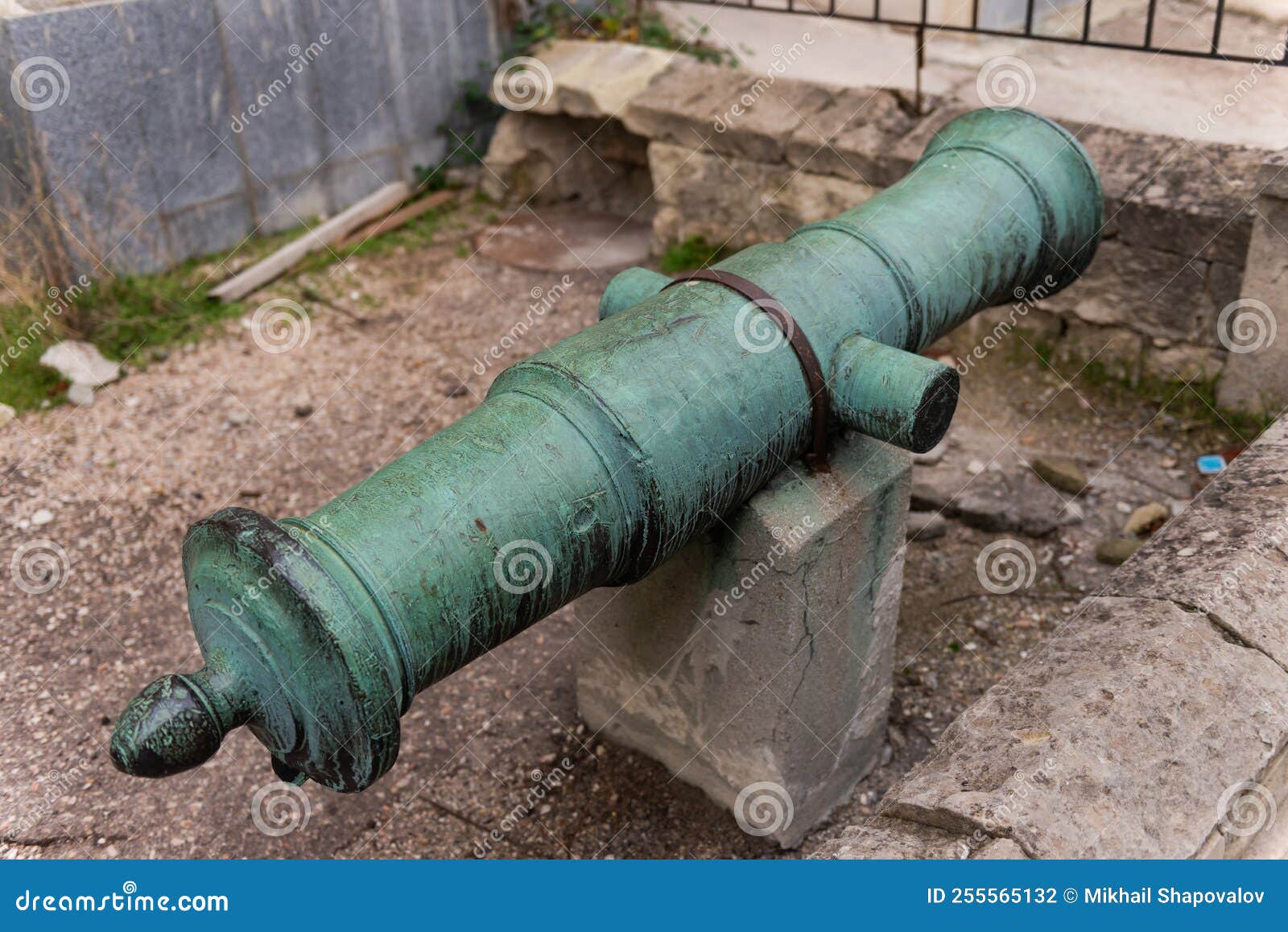 An old ship`s cannon editorial photography. Image of historic - 255565132