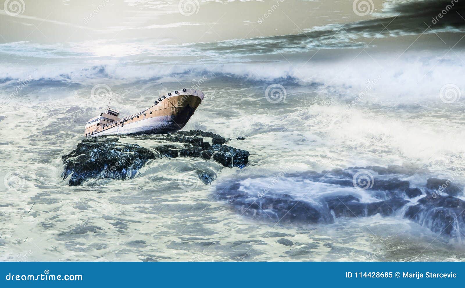 Old Shipwreck Boat Abandoned Stand on Rock Stock Image - Image of ...