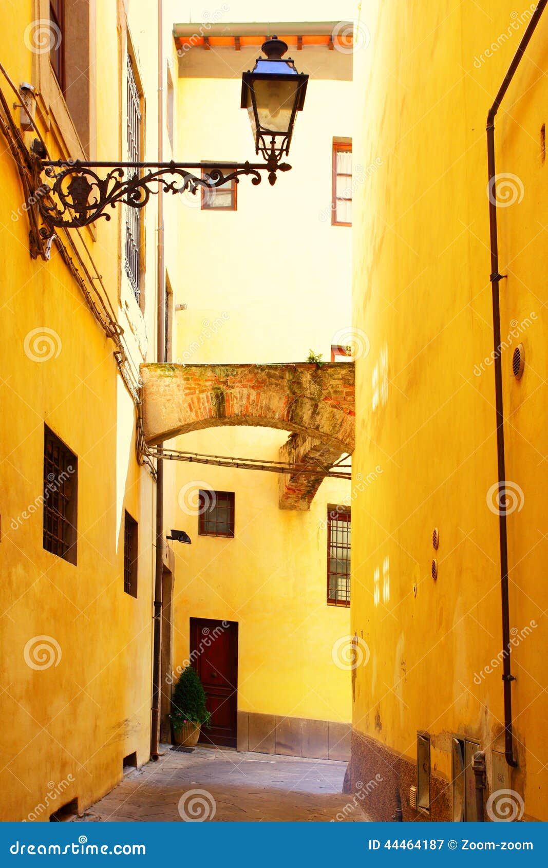 Old side street stock image. Image of city, lane, historic - 44464187