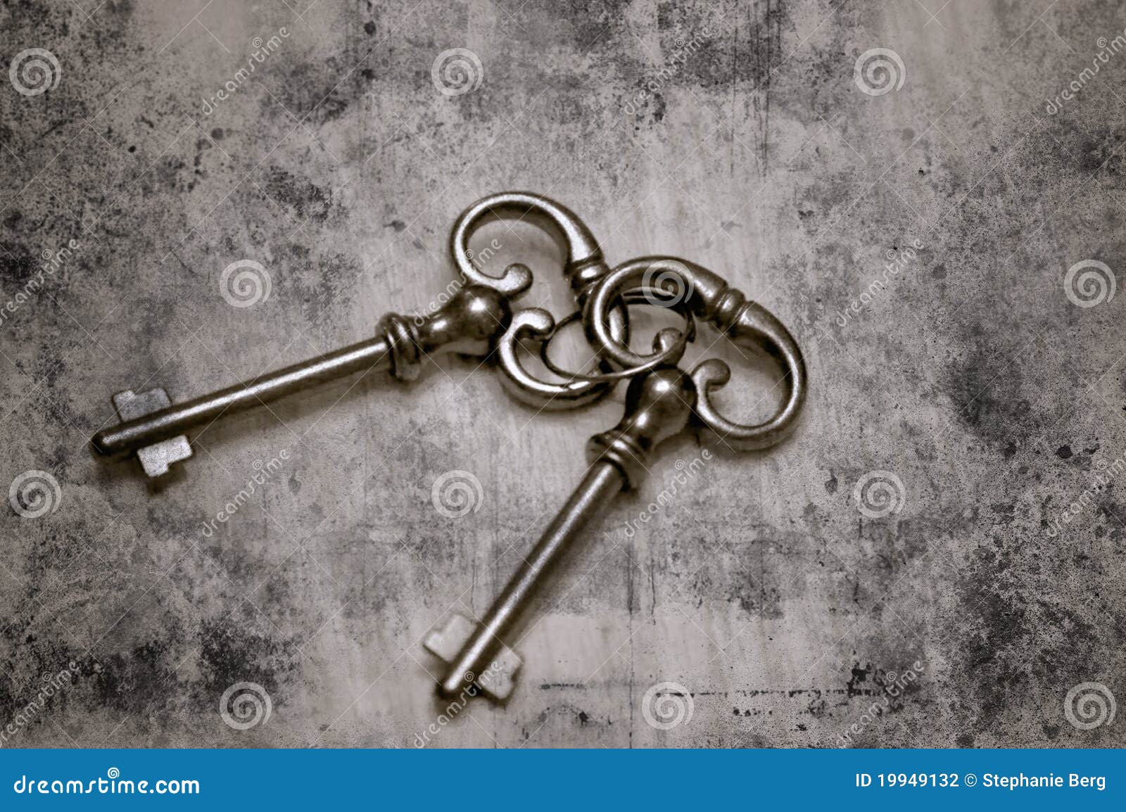 Antique Skeleton Keys Background