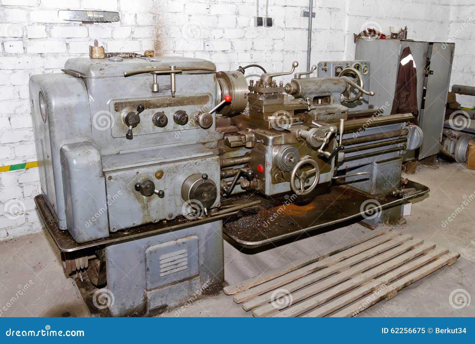 Old Soviet Screw-cutting Lathe Stock Image - Image of manufactory ...