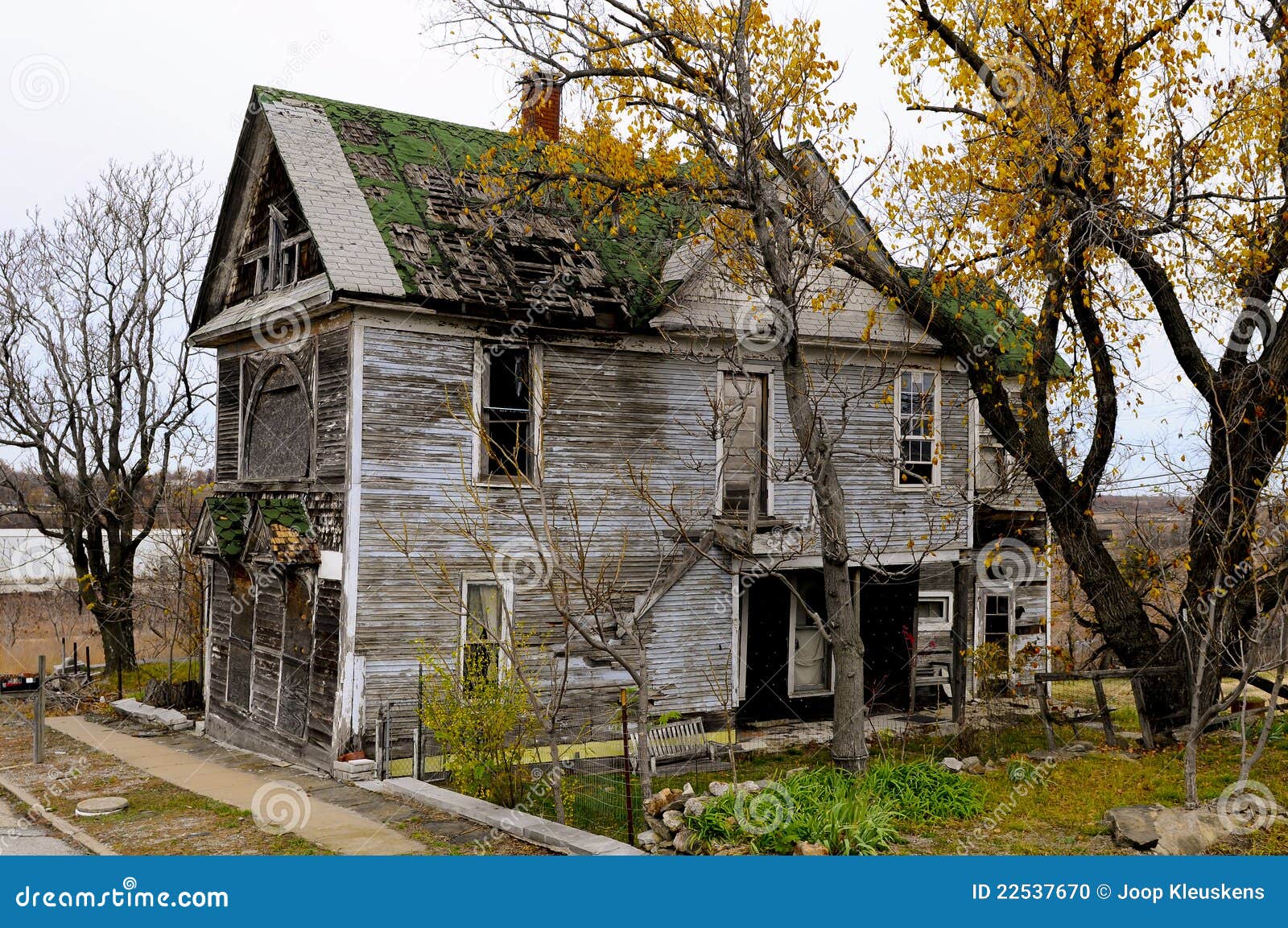 Old spooky abandoned house stock photo. Image of ghostly - 22537670