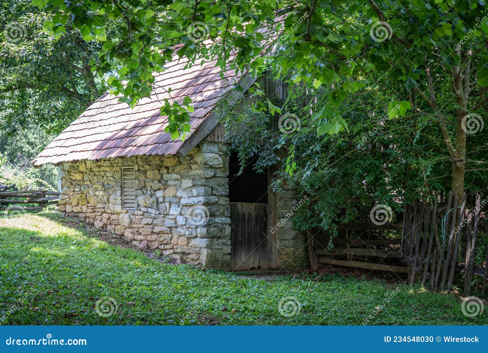 Old Springhouse Under the Trees Stock Photo - Image of house, village ...