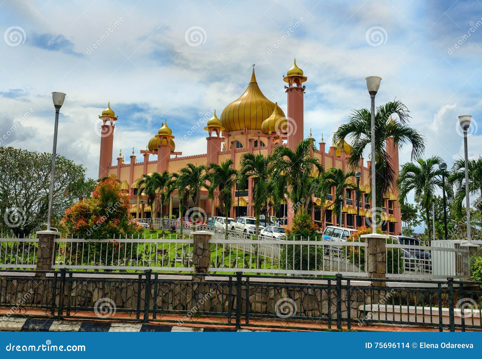 Old State Mosque in Kuching Stock Photo - Image of mosque, borneo: 75696114