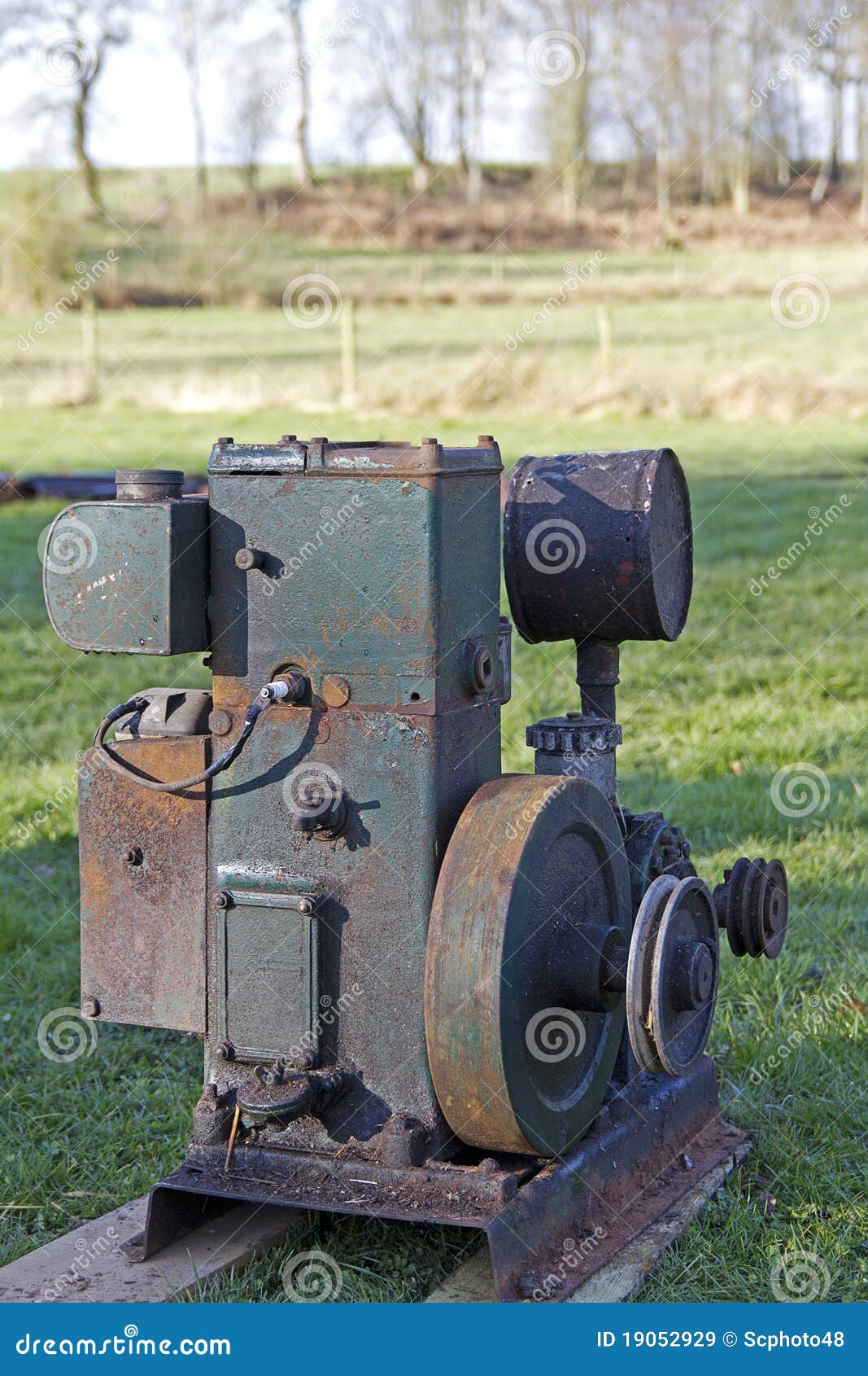 Old stationary engine stock image. Image of engineering - 19052929