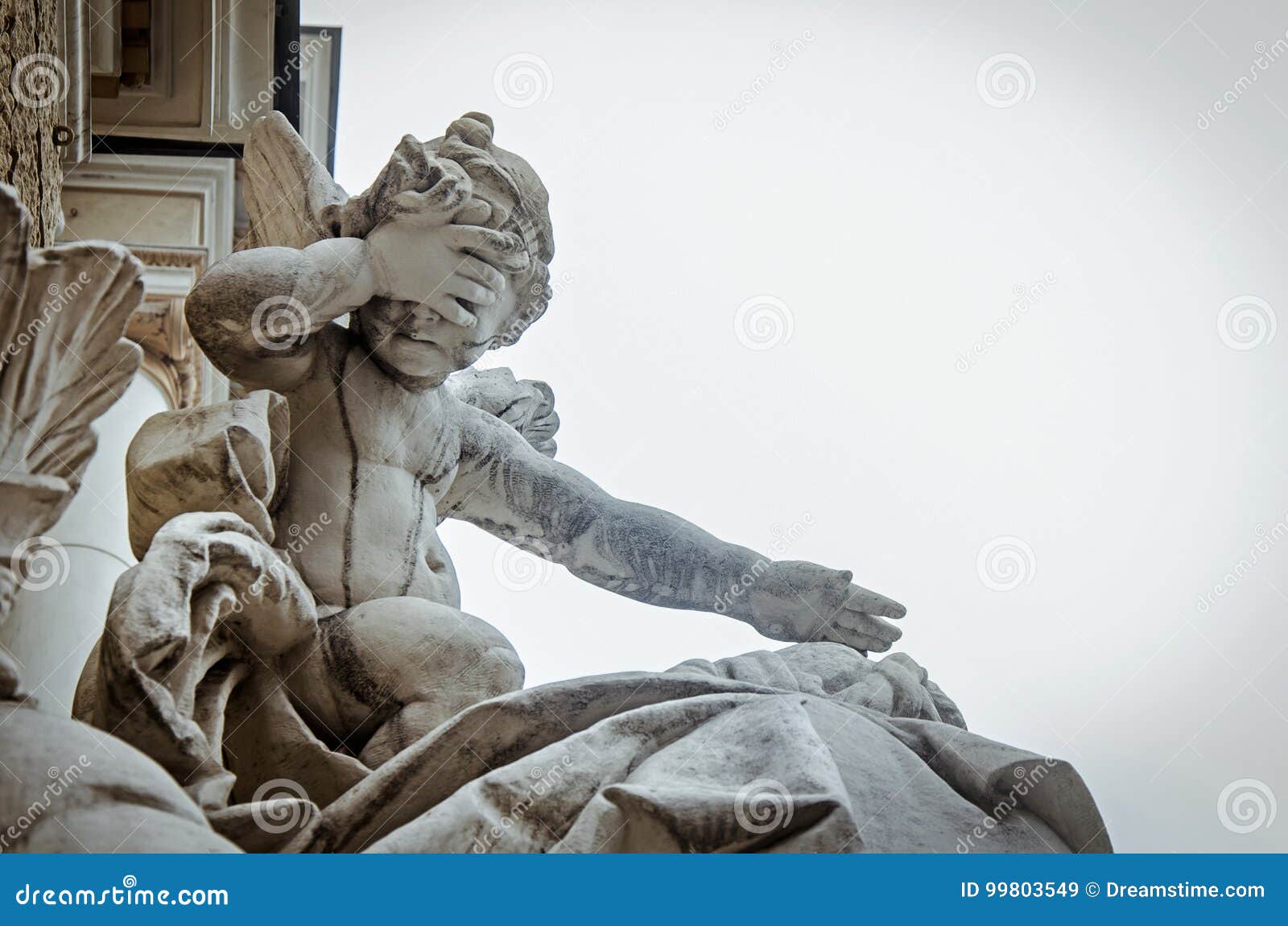 A Statue on the Opera House Stock Image - Image of look, monument: 99803549