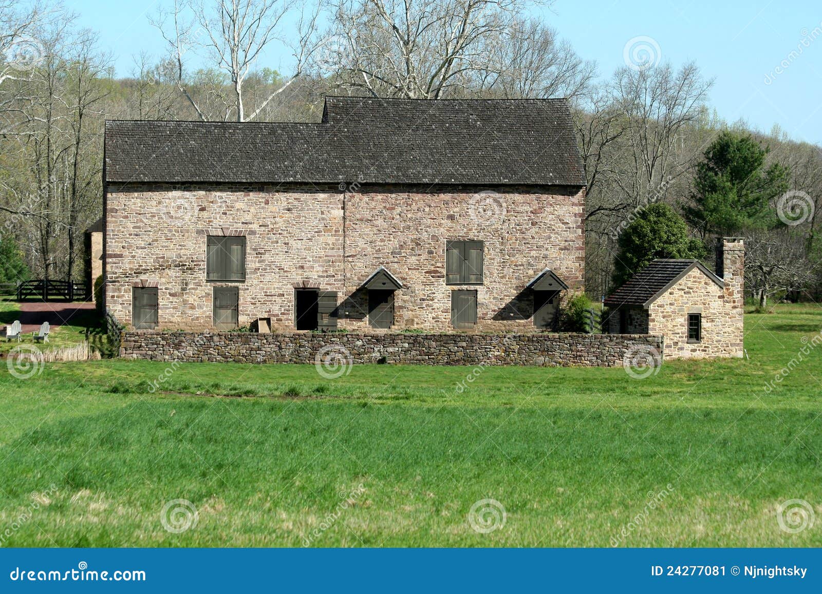 Old stone barn stock image. Image of barn, farming, country - 24277081