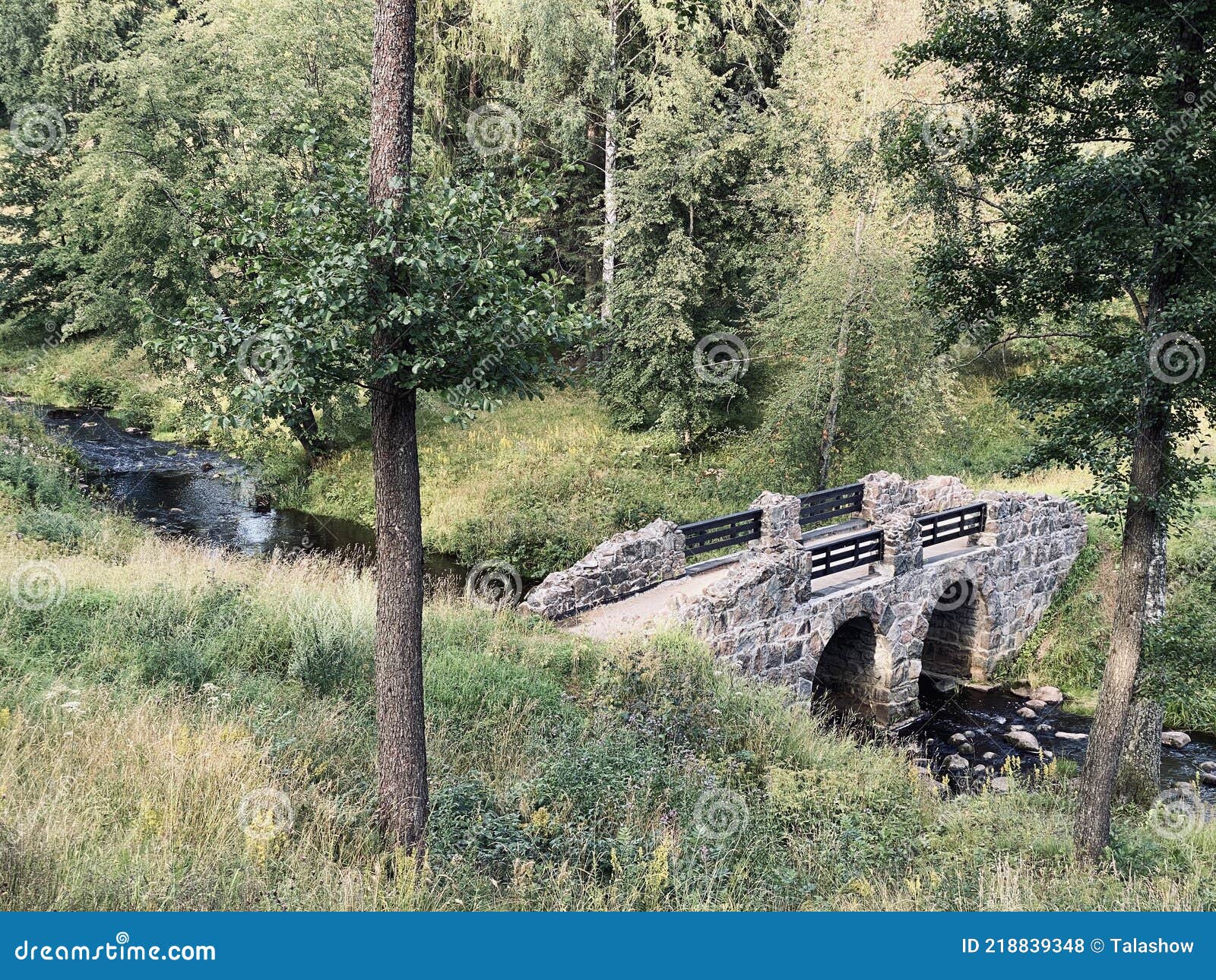 Old Stone Bridge Over the River Stock Photo - Image of scenery, water ...