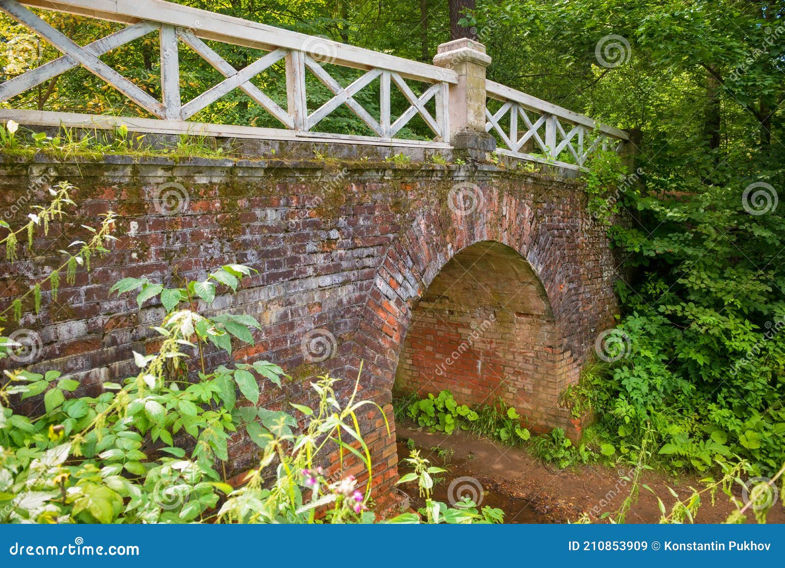 Brick Old Bridge Over a Dry Stream Stock Image - Image of river ...