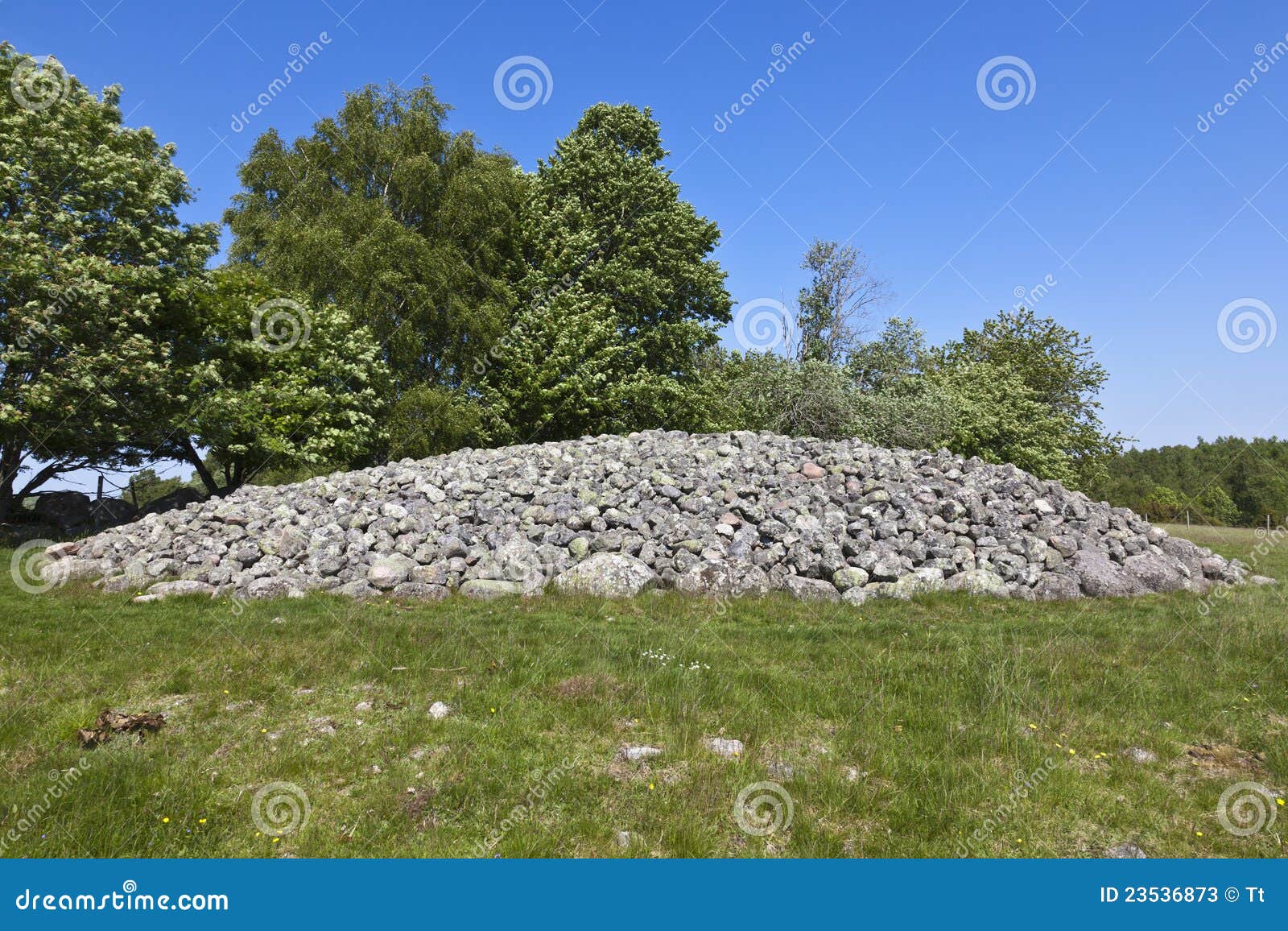 Old stone cairn grave stock image. Image of sweden, rock - 23536873
