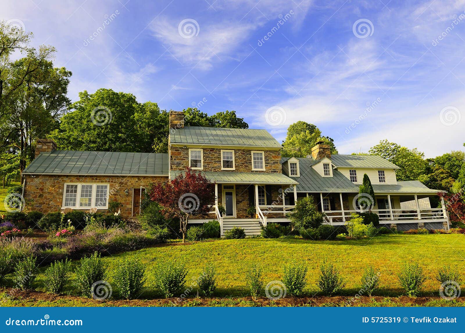 Old Stone Farm House stock image. Image of estate, house - 5725319