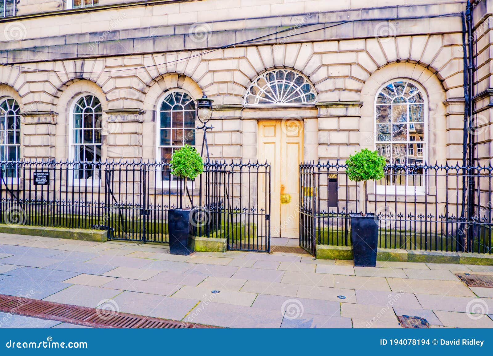 Old Stone House with Arched Windows Edinburgh Editorial Stock Image ...