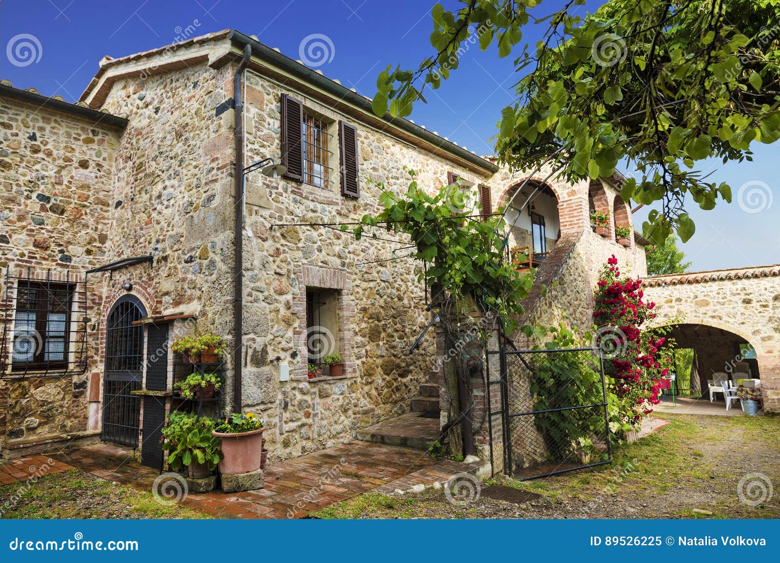 The Old Stone House in Tuscany Stock Image - Image of tuscan, outdoor ...