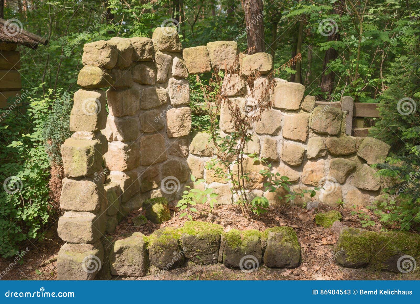 An old stone wall stock image. Image of castle, outdoor - 86904543