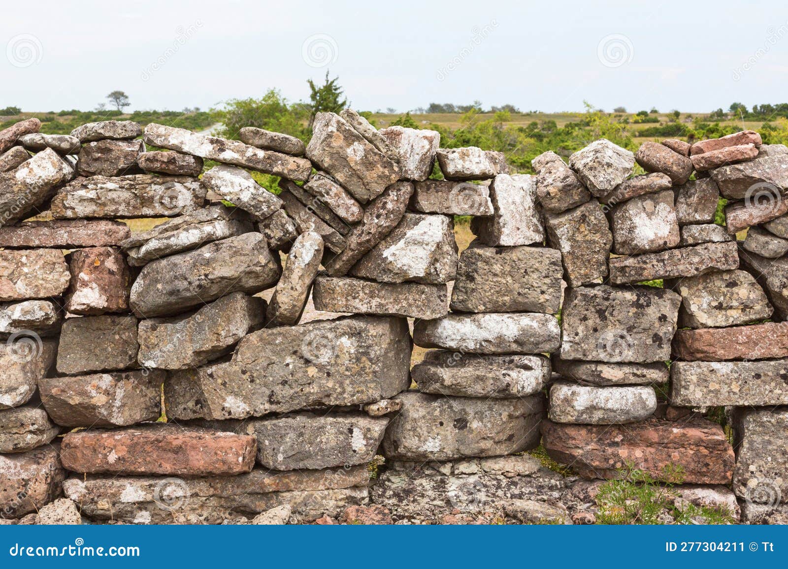 Old Stone wall editorial photo. Image of stone, moorland - 277304211